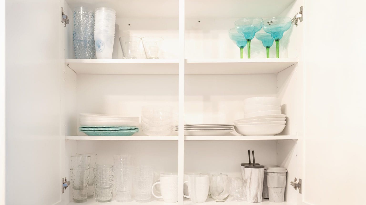 Airbnb Cleaning Checklist: How To Deep Clean And Reset Your Airbnb In ...