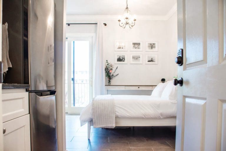 Choosing the Best TV for Airbnb Rental Properties