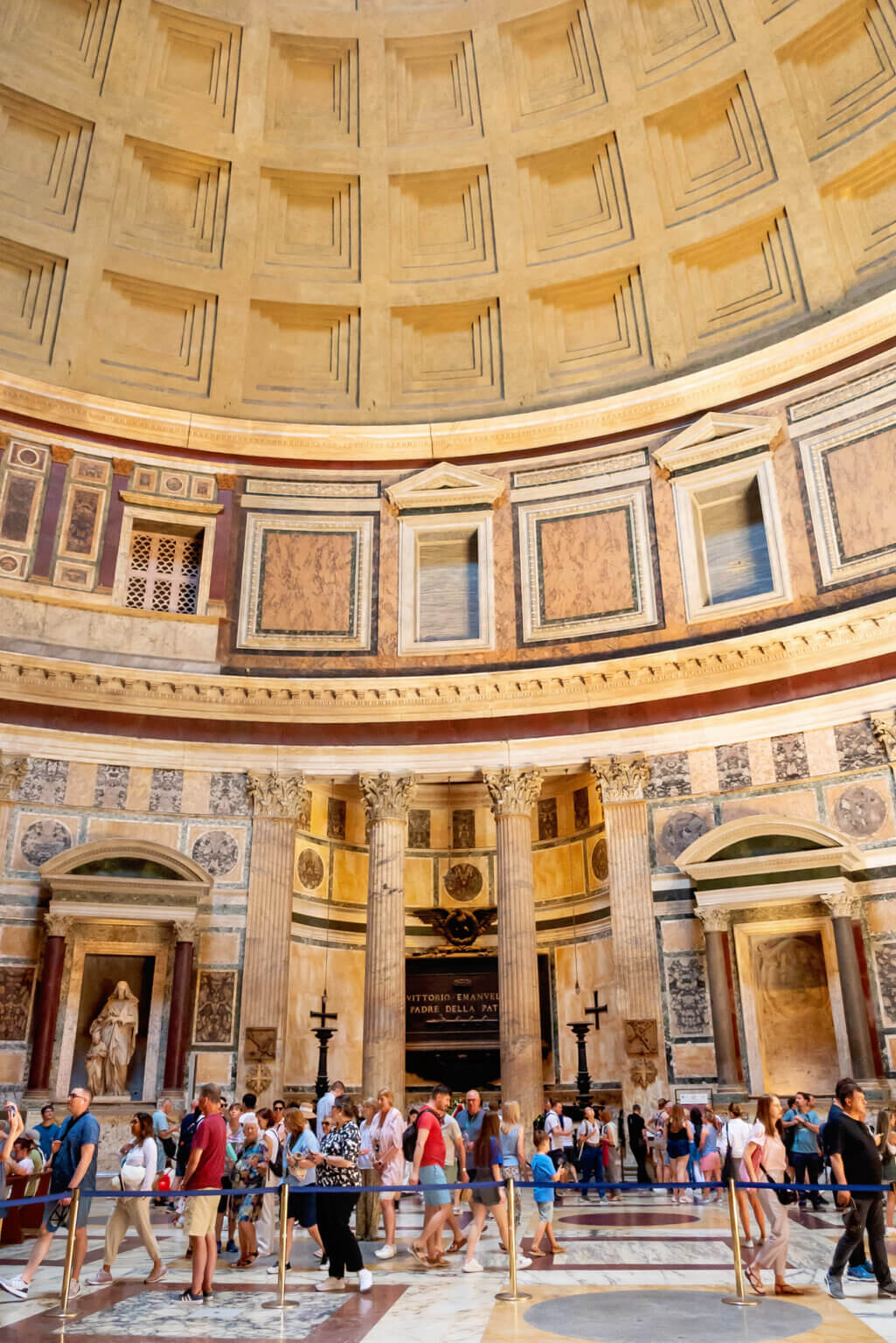 Visiting the Pantheon in Rome, Italy With Kids